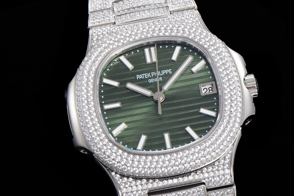 Nautilus Jumbo 5711 Green Dial with Diamond Bezel in Paved Diamonds ...